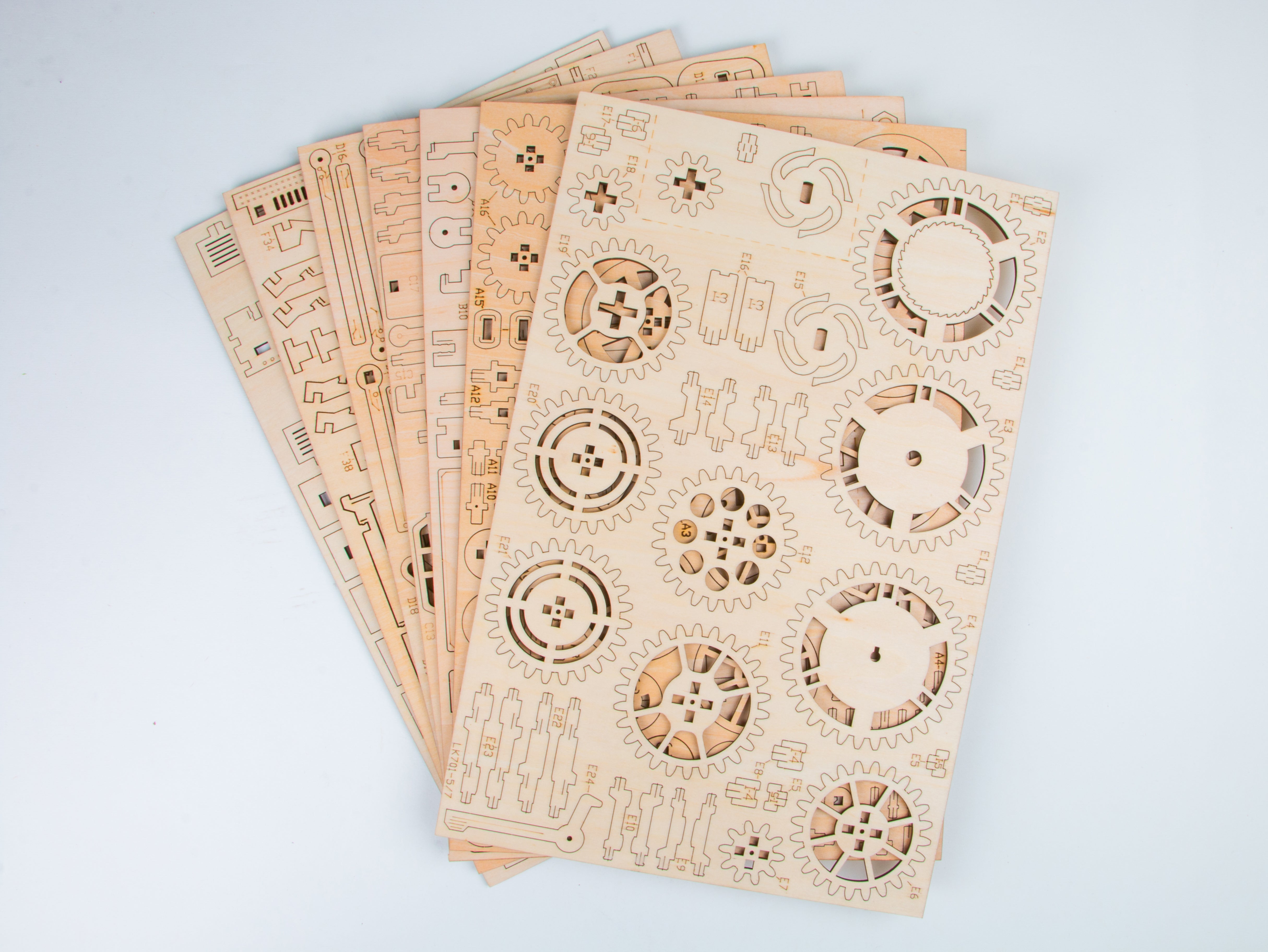 Locomotive - mechanical model by ROKR – Mechanical Models