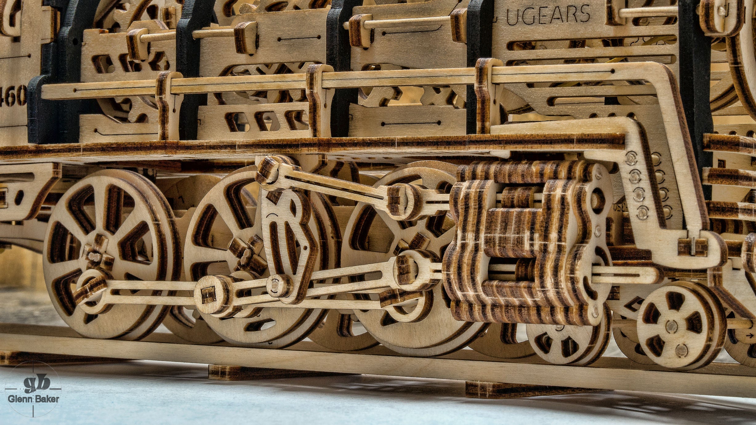 🚂 Steam Locomotive – Build Your Own Moving Model by UGears – Mechanical ...